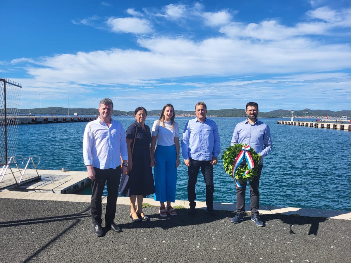 ZADARSKI HDZ ODAO POČAST ŽRTVAMA SVIH TOTALITARNIH REŽIMA - HDZ grada Zadra